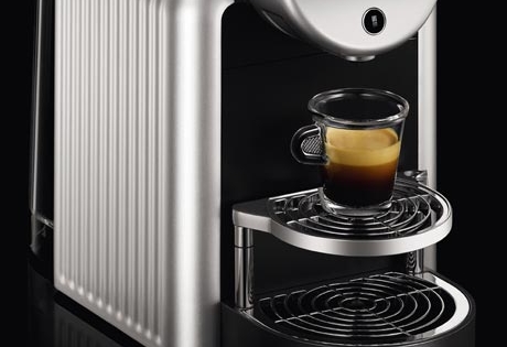 Nespresso ultima su incursión en las oficinas con la máquina Zenius ...